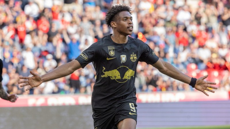 Junior Adamu wechselt in die deutsche Bundesliga