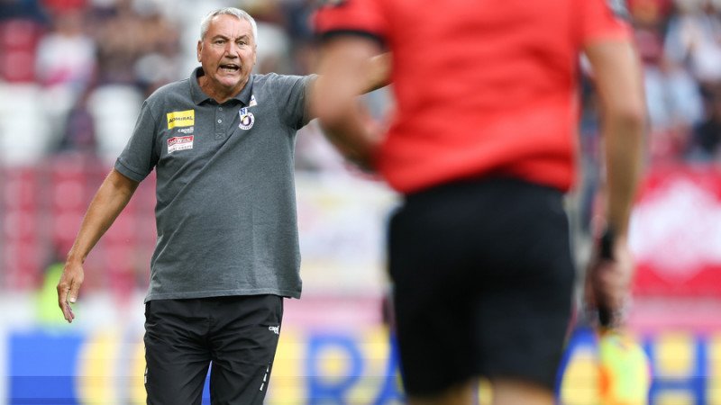 Pacult fordert: "Schiedsrichter muss zur Regelkunde"